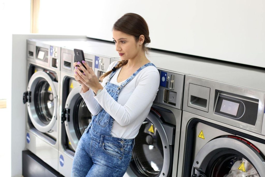 Switching from Coin to Card Systems in Laundromats | LaundroBoost